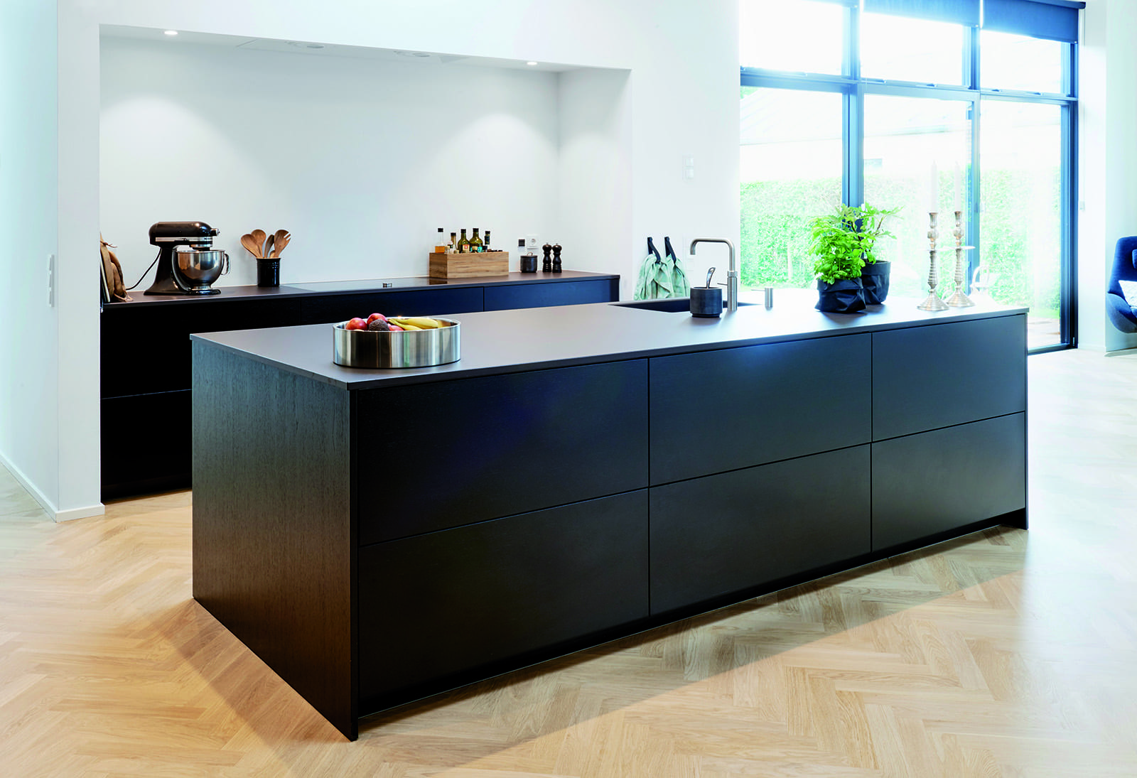 Dark Kitchens | Portfolio Kitchens